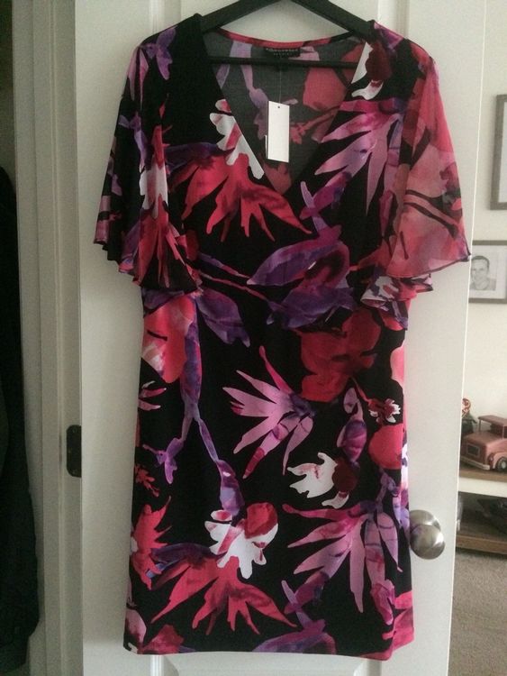 Connected, Gr: 42 (Neu und originalverpackt) in Adliswil für CHF 49 – mit Lieferung auf Ricardo ...