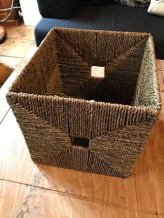 Kiste / Box 32x32x32cm faltbar Bast (Gebraucht) in für CHF 3 – mit ...
