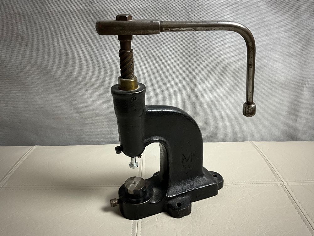 Drehspindel / Spindelpresse (Gebraucht) in Wetzikon ZH für CHF 40 – mit ...