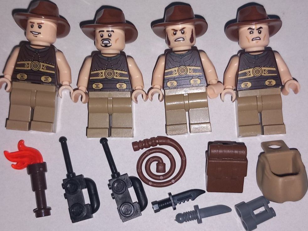 4 FIGURINES LEGO AVENTURIERS (Gebraucht) in Bernex für CHF 9 – mit ...