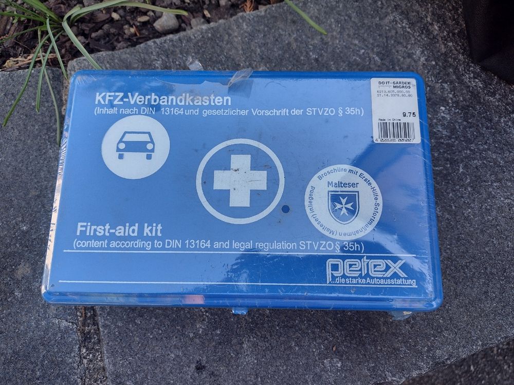 Car First Aid Kit - Essential for Road Trips & Emergency (Gebraucht) in ...