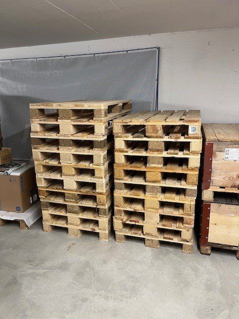 Europaletten, guter Zustand (19 Stück) (Gebraucht) in Kriens für CHF 6 – nur Abholung auf ...