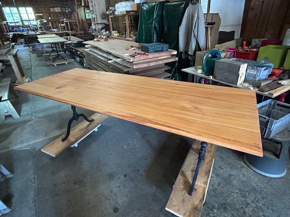 Beizentisch, Guss Fuss Tisch, Schweizer Kirschbaum, 235 x 90 (Gebraucht ...