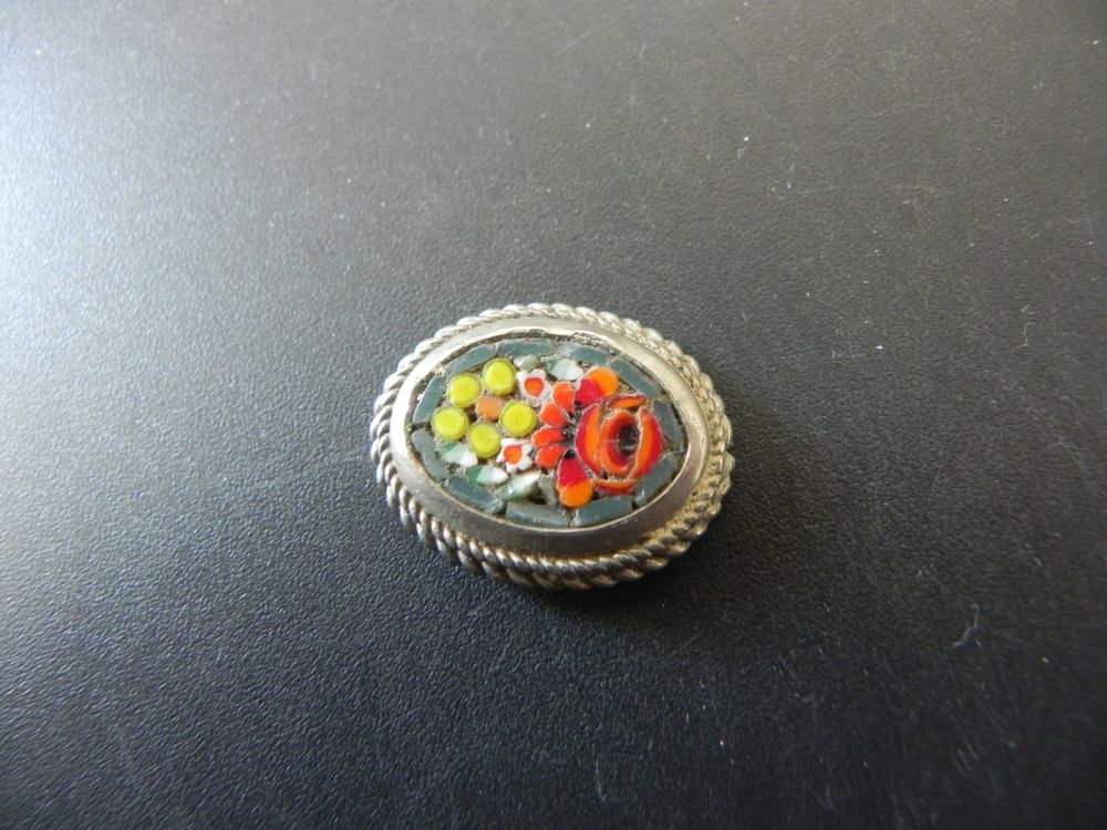 Alte Brosche mit Blumen Muster (Gebraucht) in Biel/Bienne für CHF 1 ...