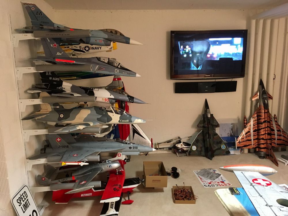 RC Hangar Streben 6Stk. in 40cm und 5 Stk. in 35cm/! (Gebraucht) in Adliswil für CHF 29 – nur ...