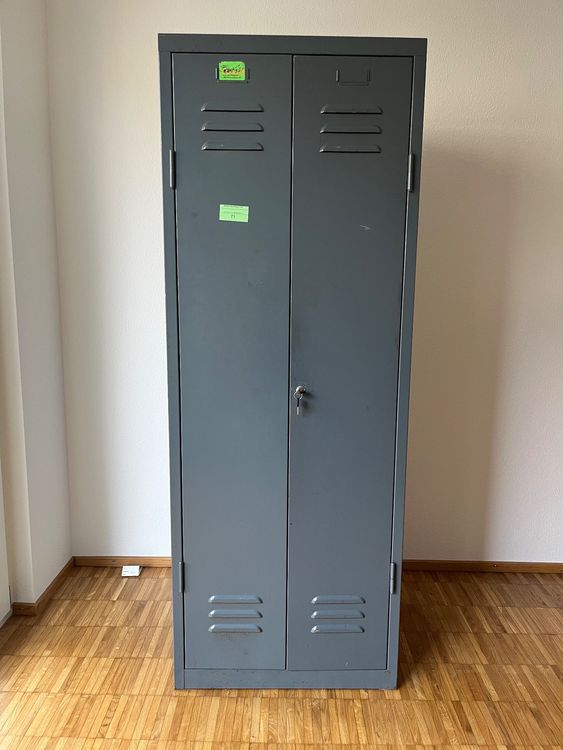 Industrieller Spind Geraderobe Doppeltür mit Kleiderstange (Gebraucht ...