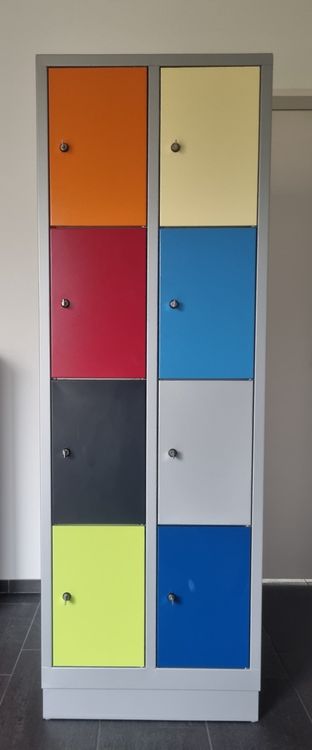 Spind mit 8 Fächern in 8 verschiedenen Farben | Kaufen auf Ricardo