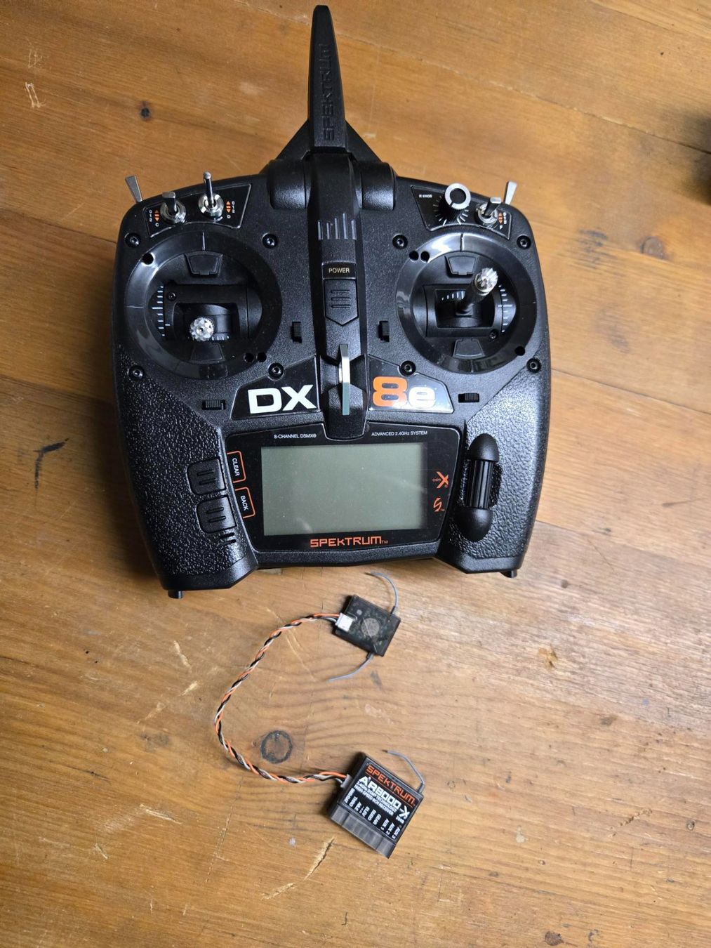 Spektrum DX8e Fernsteuerung Sender + Empfänger AR 8000 (Neu (gemäss ...