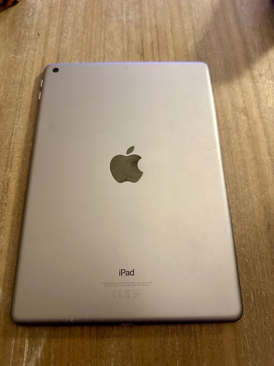 iPad (6. Generation) - 32GB (D'occasion) à pour CHF 99 – avec livraison ...