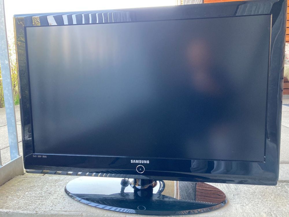 Samsung LCD TV 37 Zoll plus Mediaplayer (Gebraucht) in Horgen für CHF ...