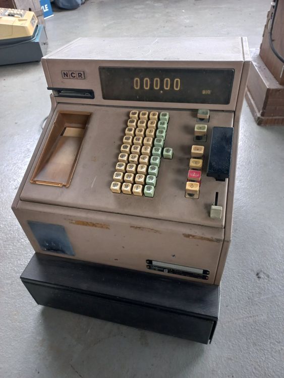 Oldtimer antike alte NCR Registrierkasse DEKO (Defekt) in Dulliken für ...