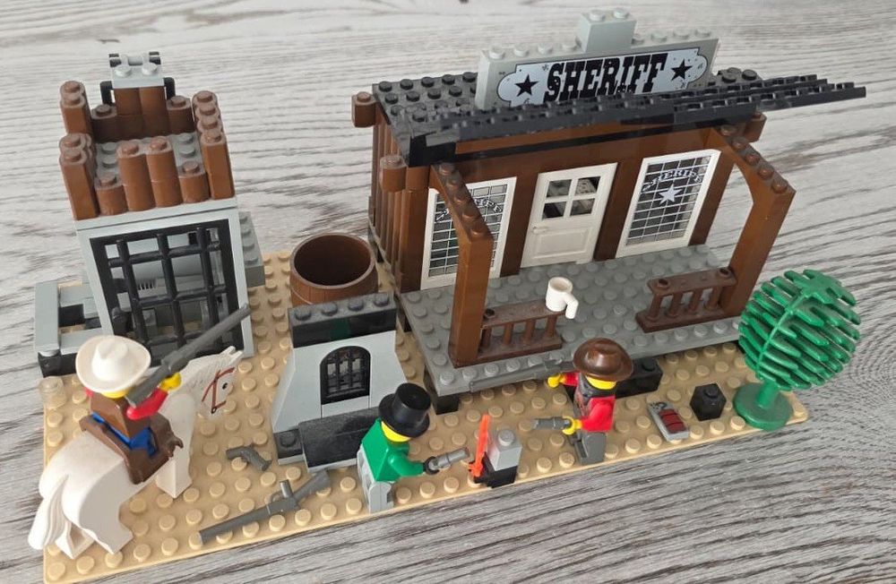 Lego Sheriff's Lock und diverse Einzelteile (Gebraucht) in Hausen AG ...