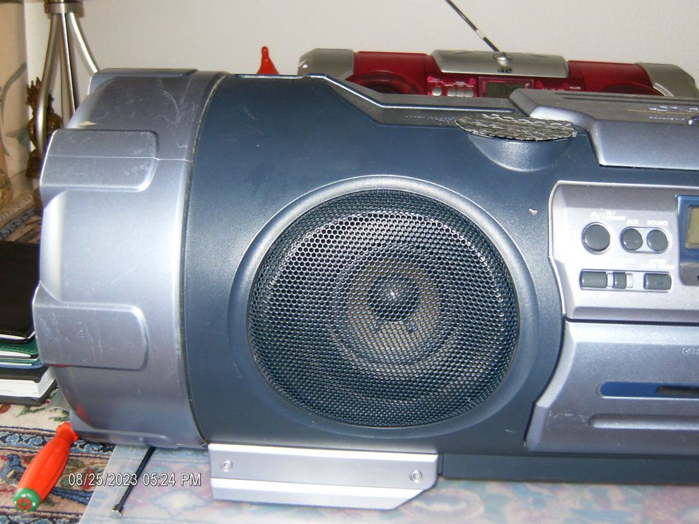 Radio k7/CD/radio JVC Powered Woofer RV-B99 | Acheter sur Ricardo