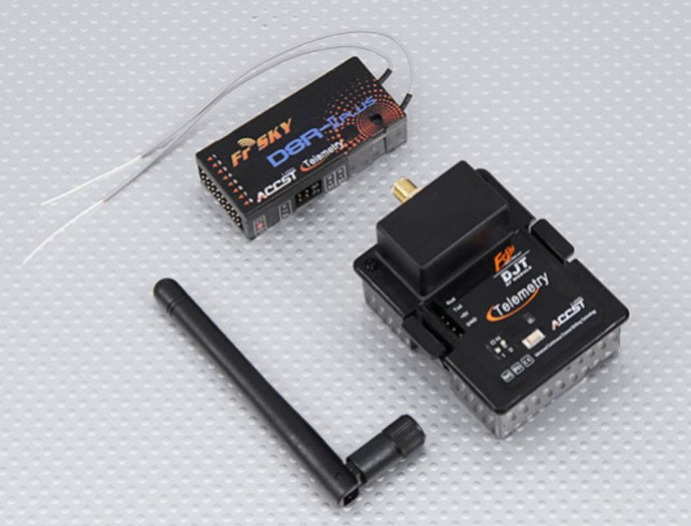 FrSky DF 2.4Ghz Combo Pack pour JR w / Module & RX (Neuf avec emballage ...