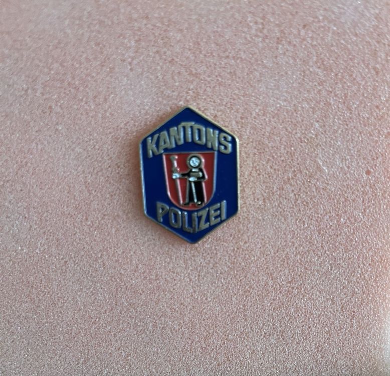 Pin Kantons Polizei Glarus (Gebraucht) in Basel für CHF 3 – mit Lieferung auf Ricardo kaufen