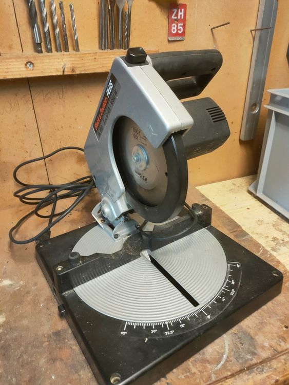 Black&Decker SR 700 Kapp & Gehrungssäge (Gebraucht) in Hochfelden für ...