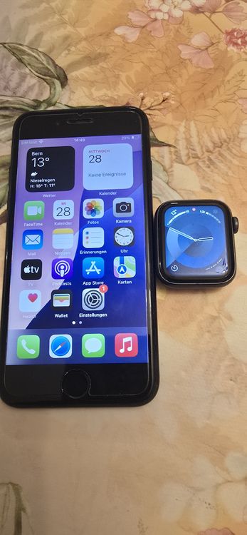 Iphone SE 128gb 2021 2 Generation Apple Watch SE (Gebraucht) in Lyss für CHF 114 – nur Abholung ...