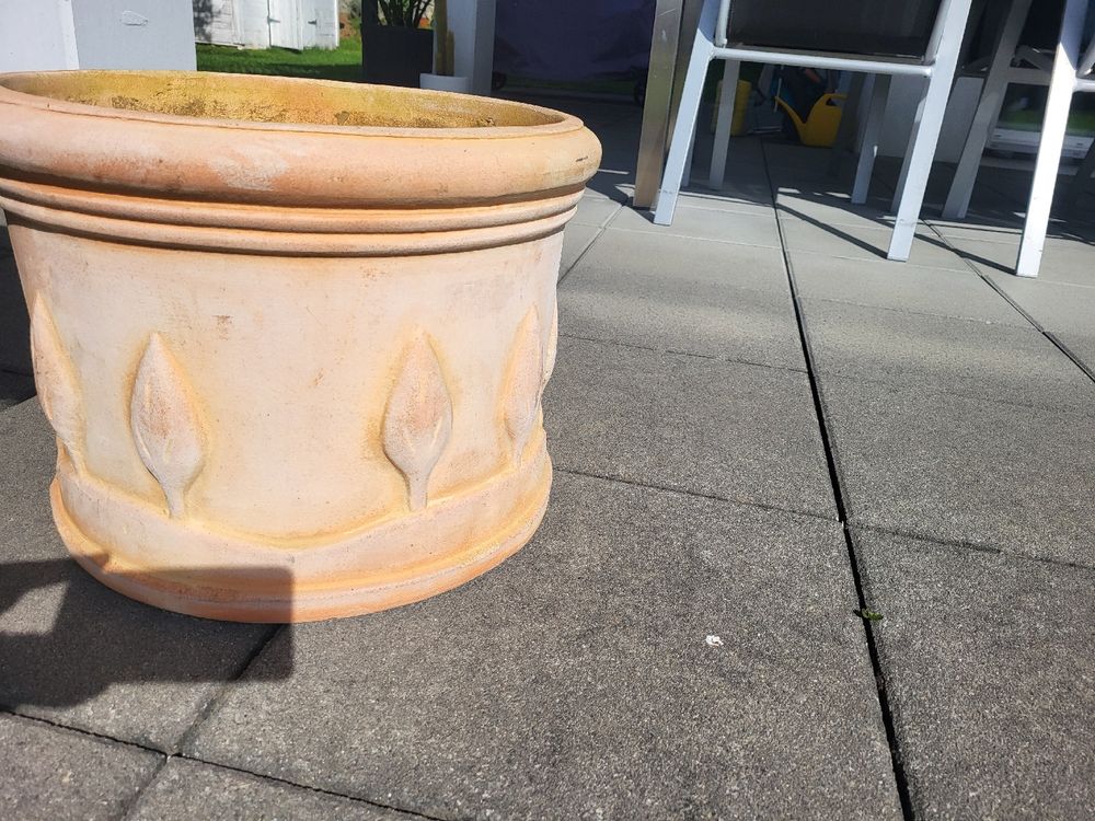 grossen Blumentopf Tontopf (Gebraucht) in Bettlach für CHF 18 – nur ...