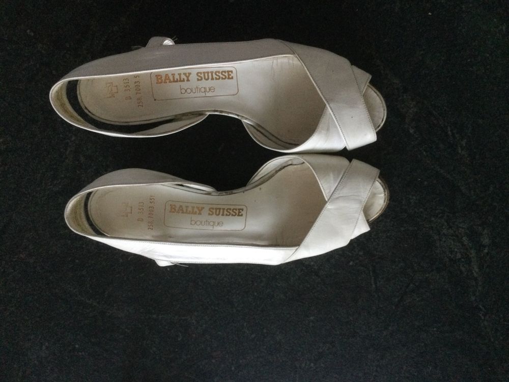 Elegante Bally Suisse Slingpumps, Weiss, Gr. 4 E -Vintage... (Gebraucht) in Adliswil für CHF 20 ...