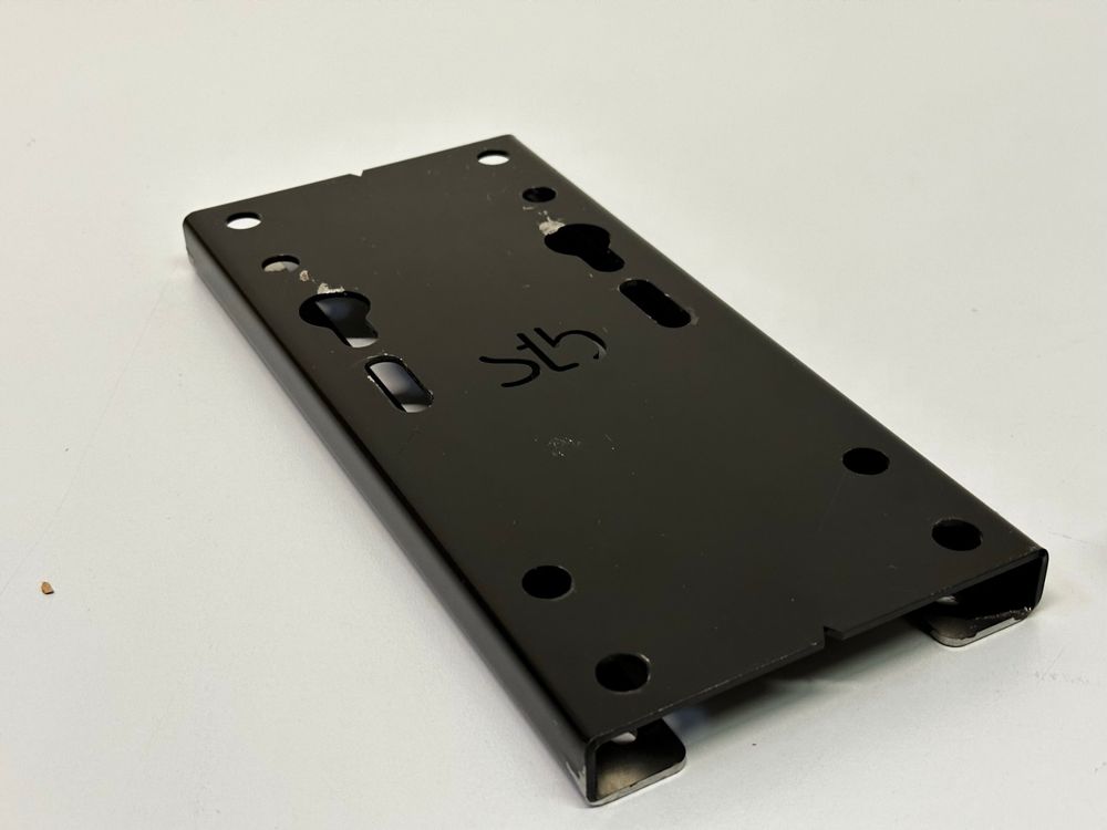 STBbrackets-Set Beovision 7-40 + BeoLab 7 Wandhalterung (Gebraucht) in Hochdorf für CHF 80 – mit ...