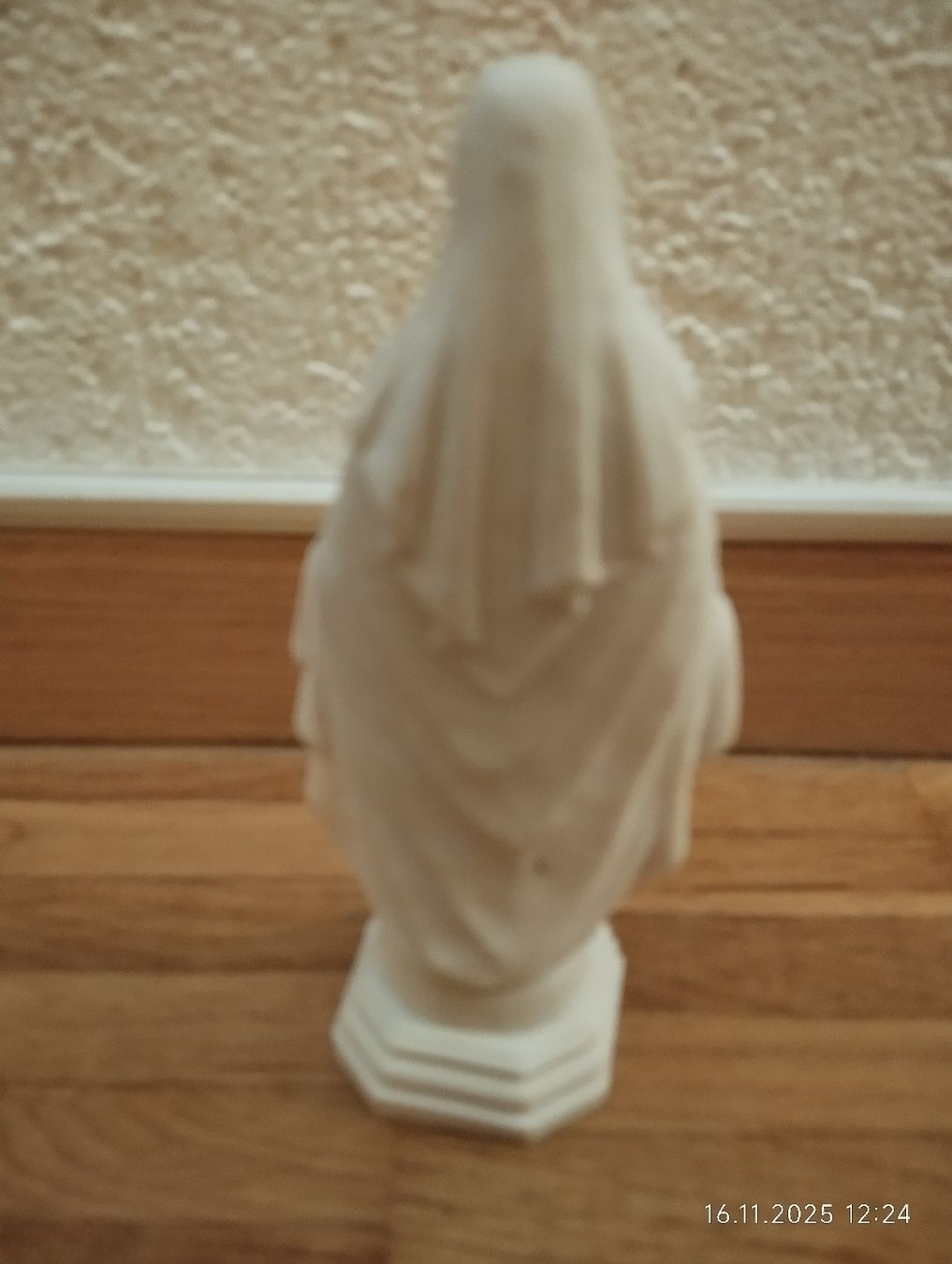 verkaufe meine schöne Maria Figur, weiss, ca 15 cm hoch (Neu (gemäss ...