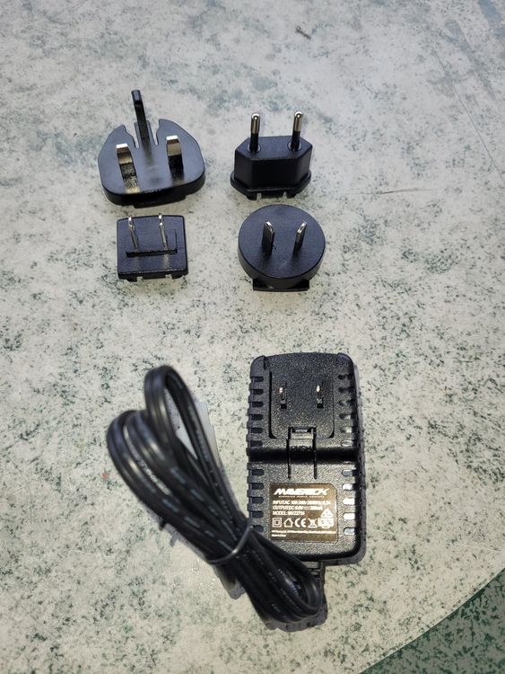 Ladegerät für Nimh. Akkus, mit Tamiya Stecker, Neu+OVP. (Neu (gemäss ...
