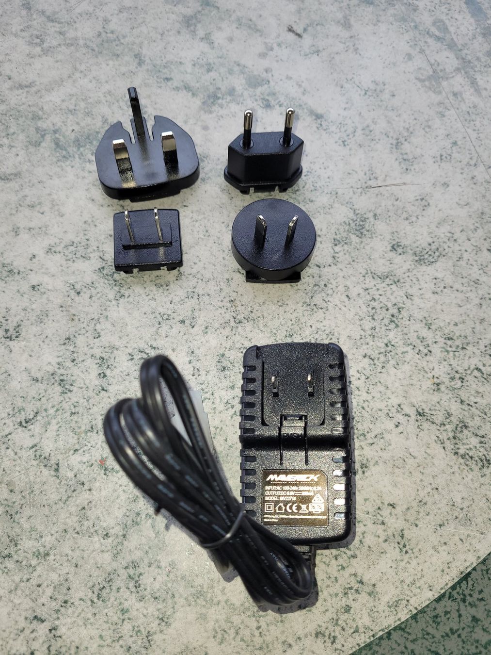Ladegerät für Nimh. Akkus, mit Tamiya Stecker, Neu+OVP. (Neu (gemäss ...