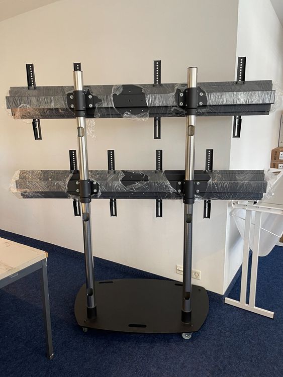 Displayständer mit Rollen für 4 Displays | Kaufen auf Ricardo