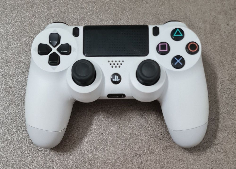 Original Playstation 4 Controller in weiss - sehr selten! | Kaufen auf ...