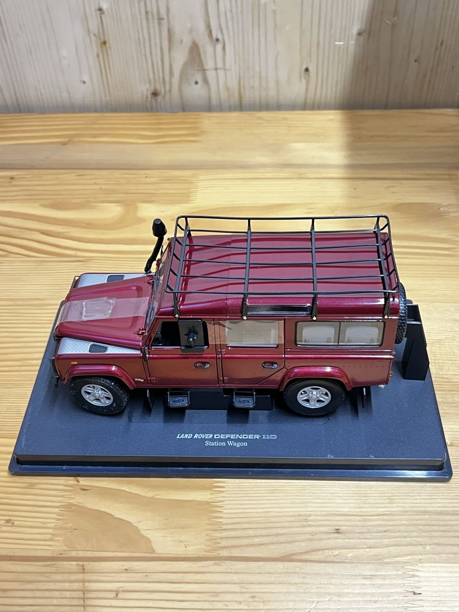 Land Rover Defender 110, rot, Modellauto, Sammlerstück! (Neu (gemäss ...