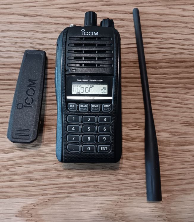Amateurfunk Icom IC-T10 VHF/UHF Handfunkgerät IP67-Norm (Gebraucht) in ...