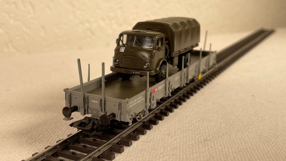 Roco 47792 - SBB Ks Rungenwagen mit Armee LKW Steyr - NEU (Gebraucht) in Volketswil für CHF 38 ...