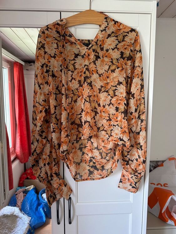 Zebra Bluse in Orange (XS) (Gebraucht) in Schaan für CHF 2 – mit ...