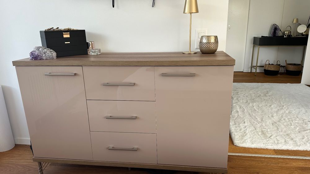 Schicke Kommode Sideboard altrosa Gold Hochglanz (Gebraucht) in Vaduz ...
