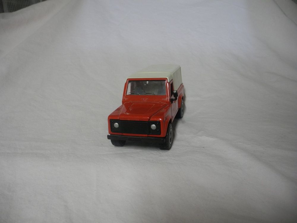 SIKU 2561 LAND ROVER DEFENDER 110 1:32 | Kaufen auf Ricardo