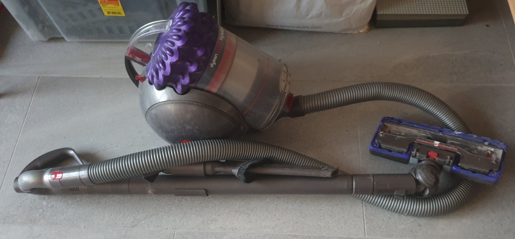 Dyson Staubsauger Big Ball Parquet- 1 Rad fehlt (Gebraucht) in ...