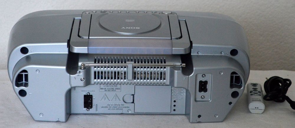 Boombox Sony ZS-M30 Portable MiniDisc / CD Radio (Gebraucht) in Collonges für CHF 160 – mit ...