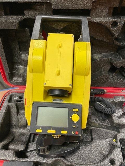 Leica Builder Tachymeter (Lot 253) Standort 4153 Reinach (Gebraucht) in ...