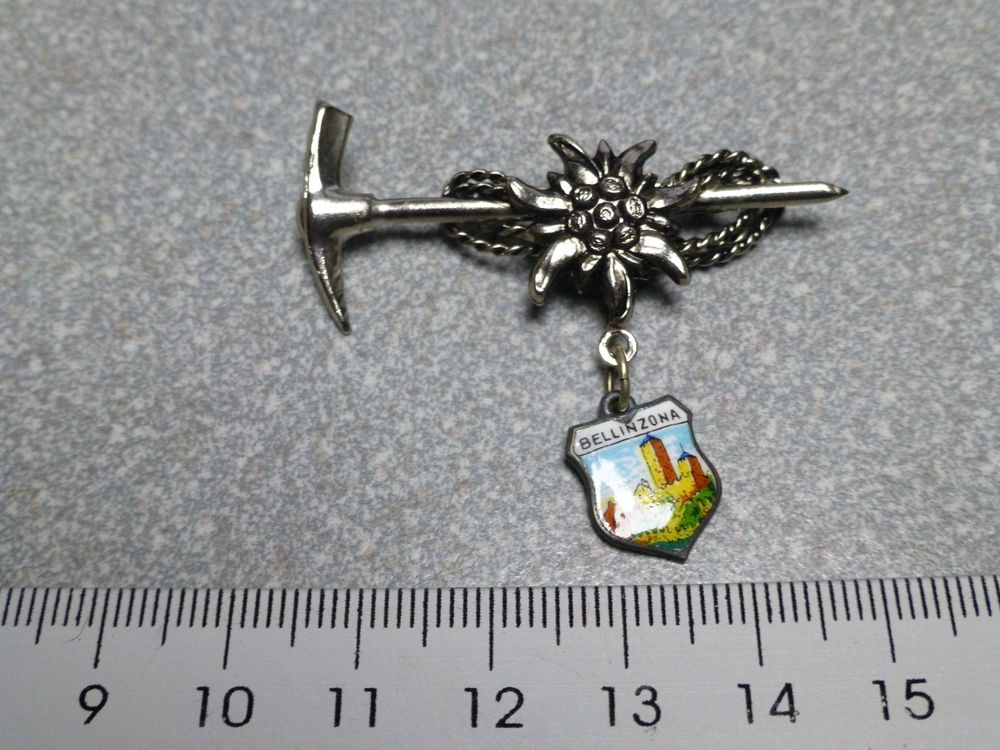 PIN ABZEICHEN ANSTECKER ABZEICHEN (Gebraucht) in Gränichen für CHF 1 ...