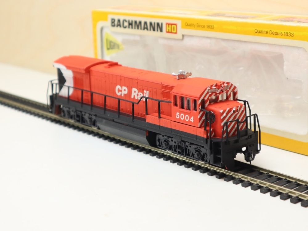 Bachmann CP Rail US Diesellok + Güterwagen - 5004 - H0 | Kaufen auf Ricardo