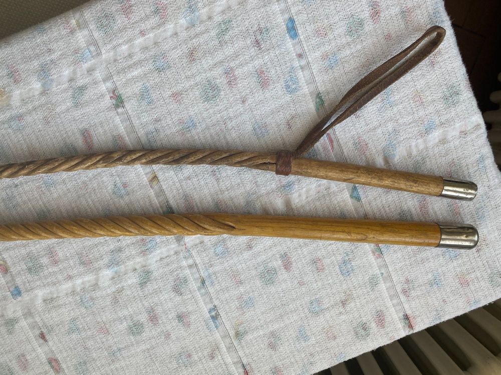Peitschen antik zwei Stück 86cm und 68cm lang (Gebraucht) in Bern für ...