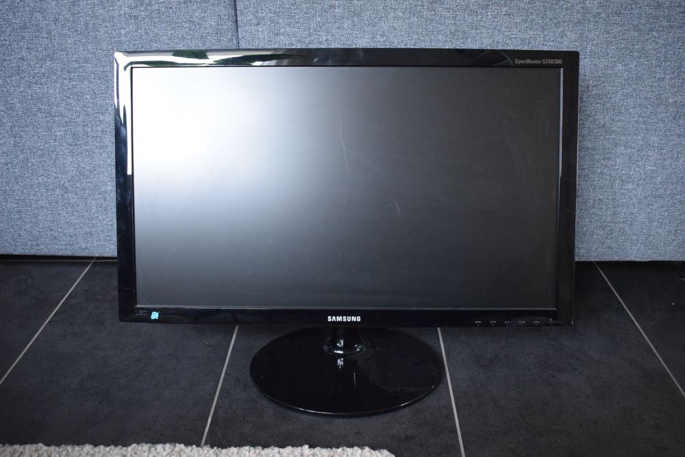 Samsung Bildschirm 24" - SyncMaster S24B300 Monitor (Gebraucht) in ...