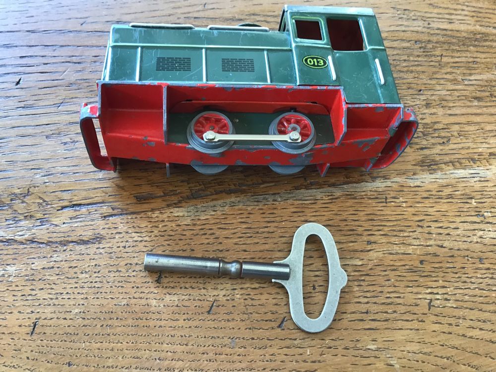 Ancien train « made in US zone » loco wagons rails (D'occasion) à Fully ...