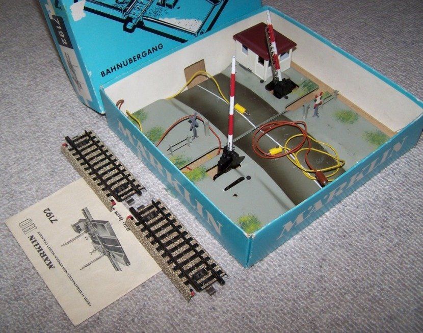 Märklin 7192 H0 Vollautomat. Bahnübergang, Doppelschranken (Gebraucht ...