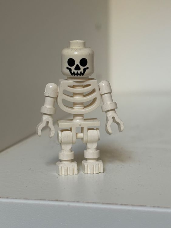 Lego pirates Castle Skeleton Figur (Gebraucht) in Fully für CHF 1.6 ...
