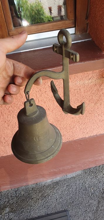 Alte Glocke mit Ankerhalterung (Gebraucht) in Zwingen für CHF 6 – mit ...