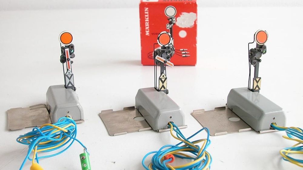 Märklin 3 Vorsignale 7036/38 Spur H0 (Gebraucht) in Oberwil BL für CHF ...