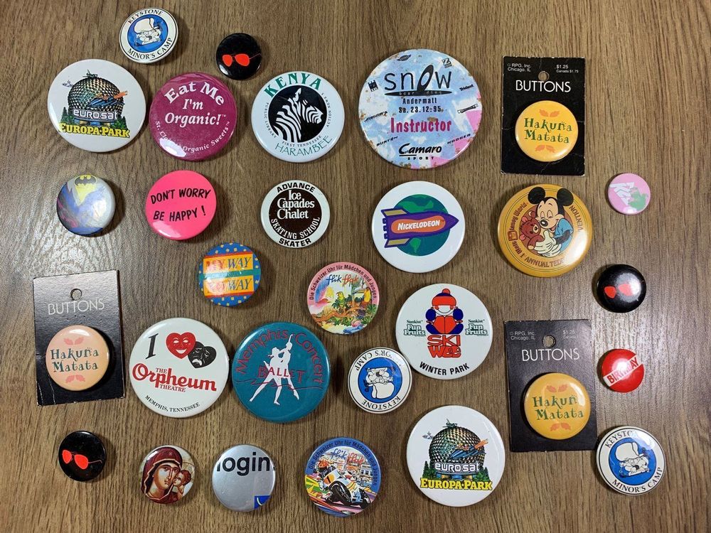Sammlung Buttons, Anstecker ca. 29Stk. | Kaufen auf Ricardo
