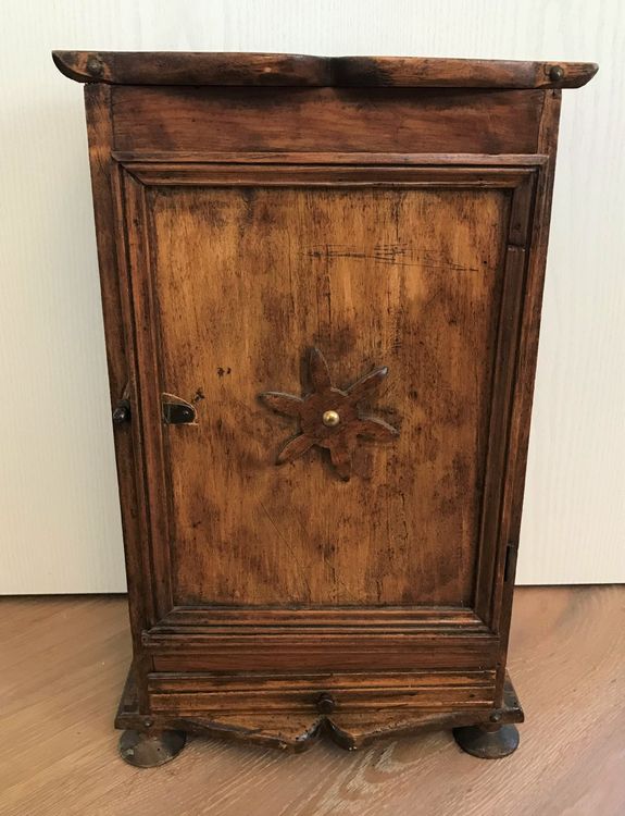 Kleines Schrankchen Holz