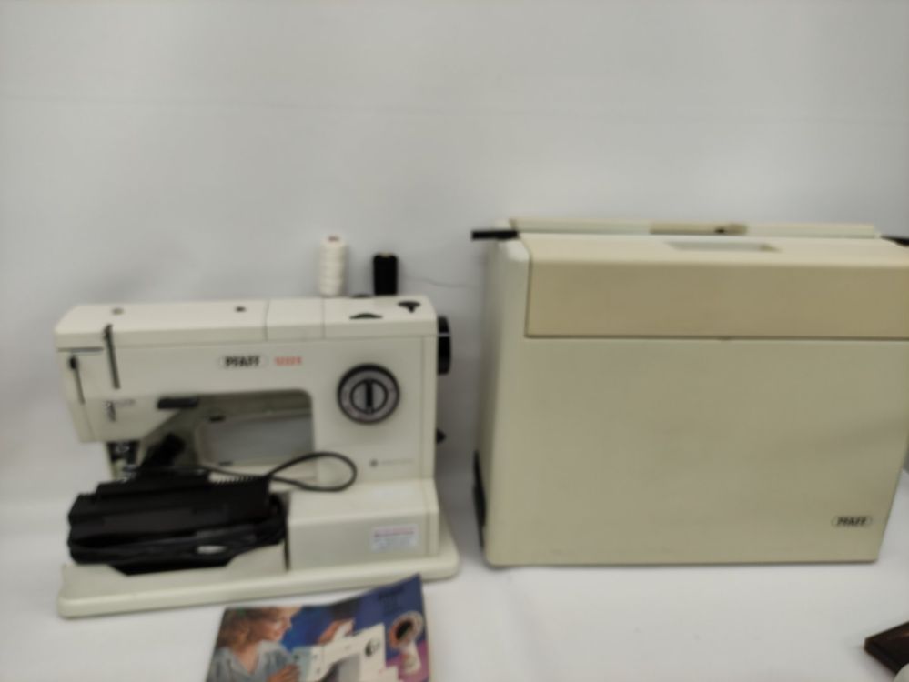 Nähmaschine Pfaff 1222 E im Koffer mit Zubehör | Kaufen auf Ricardo
